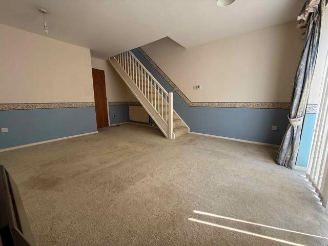 2 bedroom semi detached house to rent