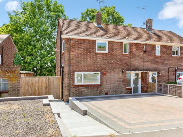 2 bedroom semi detached house to rent
