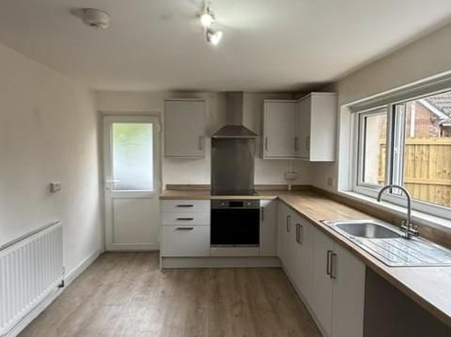 2 bedroom semi detached house to rent