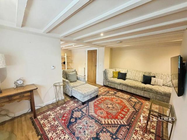 2 bedroom semi detached house to rent