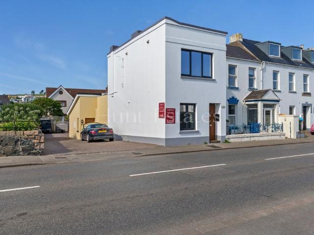 2 bedroom semi detached house to rent