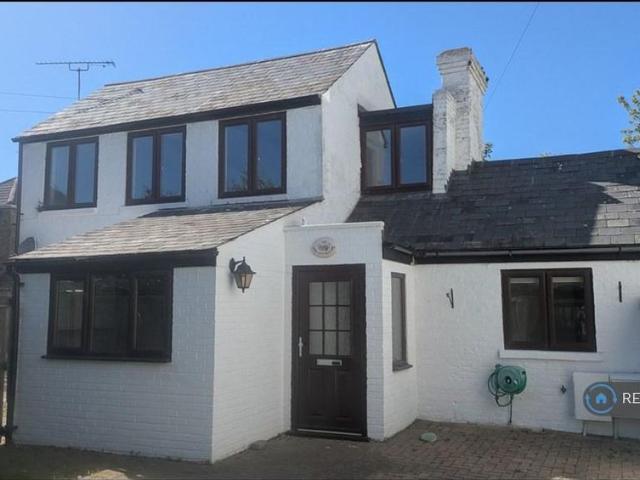 2 bedroom semi detached house to rent
