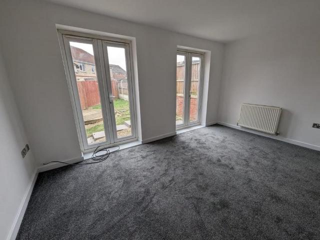 2 bedroom semi detached house to rent