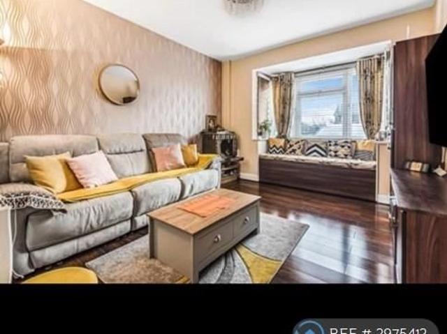 2 bedroom semi detached house to rent
