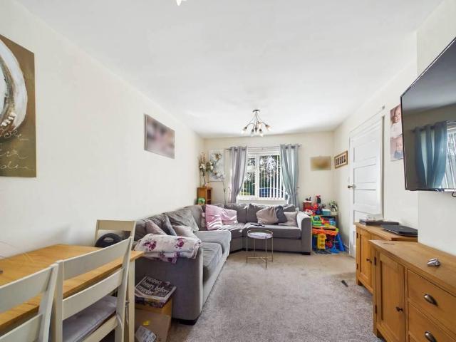 2 bedroom semi detached house to rent