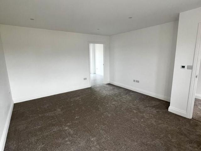 2 bedroom semi detached house to rent