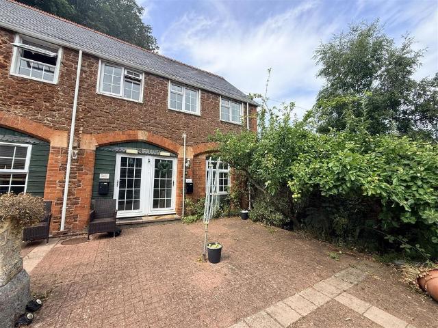 2 bedroom semi detached house to rent