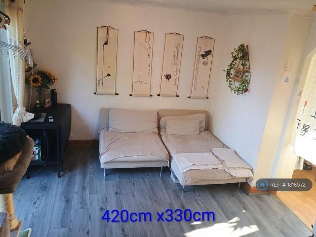 2 bedroom semi detached house to rent
