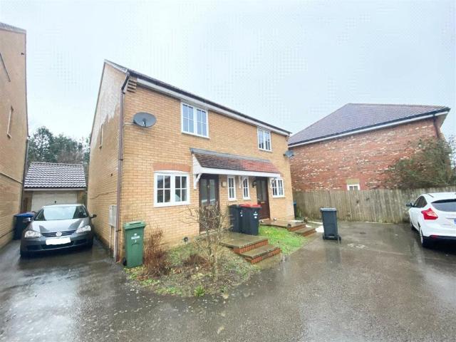 2 bedroom semi detached house to rent