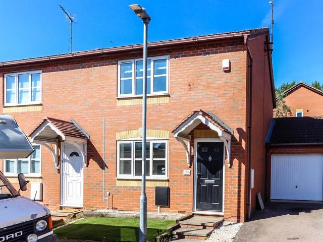 2 bedroom semi detached house to rent