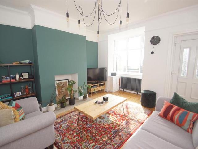 2 bedroom semi detached house to rent