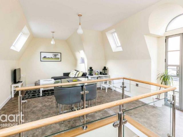 2 bedroom semi detached house to rent