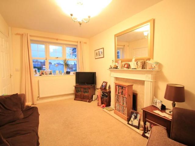 2 bedroom semi detached house to rent