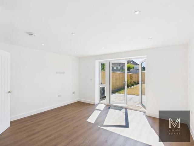 2 bedroom semi detached house to rent