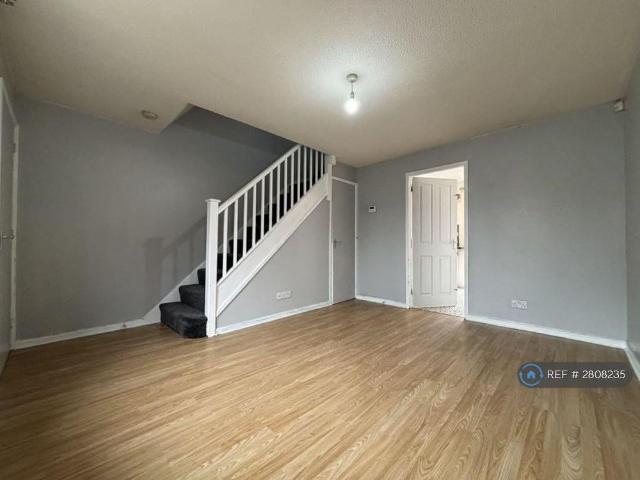 2 bedroom semi detached house to rent