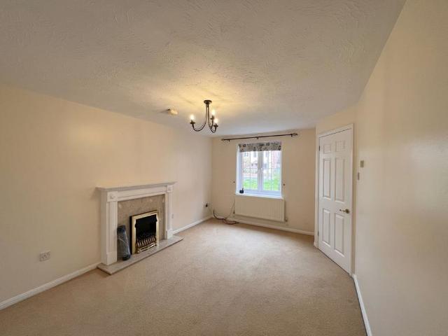 2 bedroom semi detached house to rent
