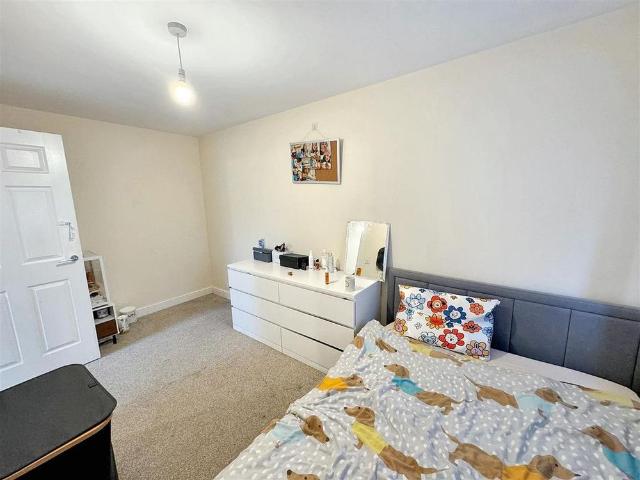 2 bedroom semi detached house to rent