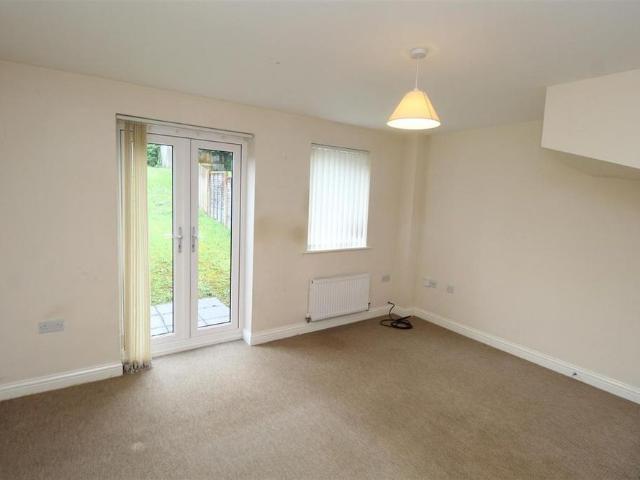 2 bedroom semi detached house to rent