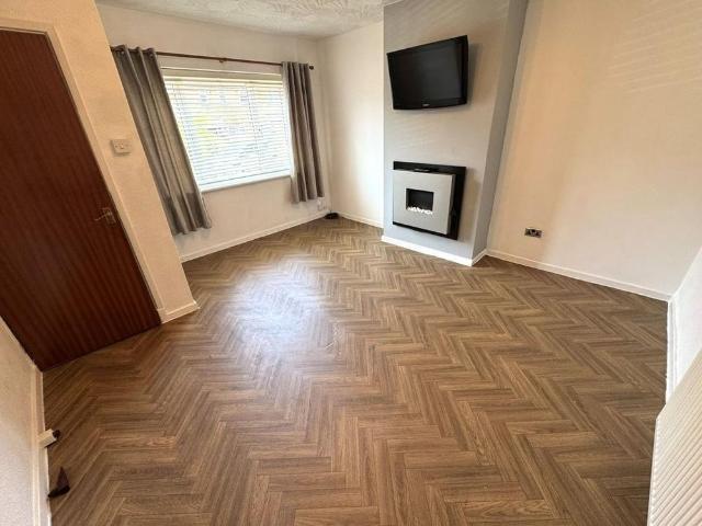 2 bedroom semi detached house to rent