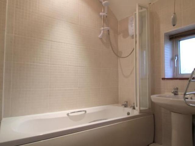 2 bedroom semi detached house to rent