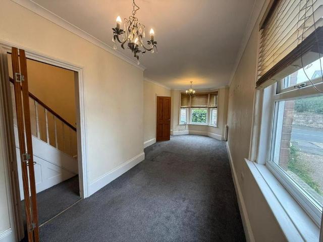 2 bedroom semi detached house to rent