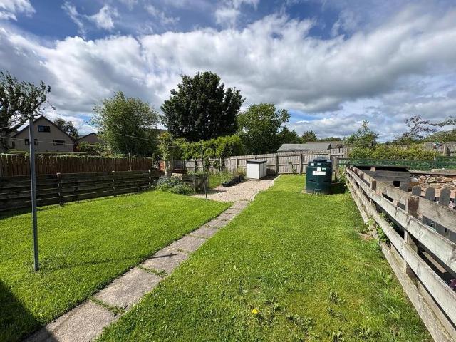 2 bedroom semi detached house to rent