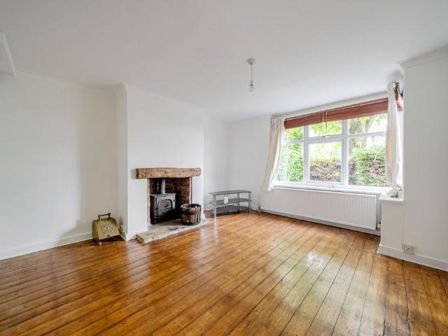 2 bedroom semi detached house to rent