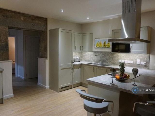 2 bedroom semi detached house to rent