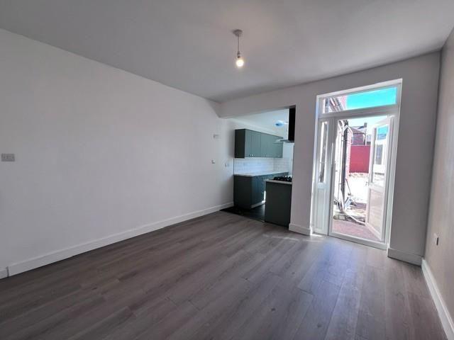 2 bedroom semi detached house to rent