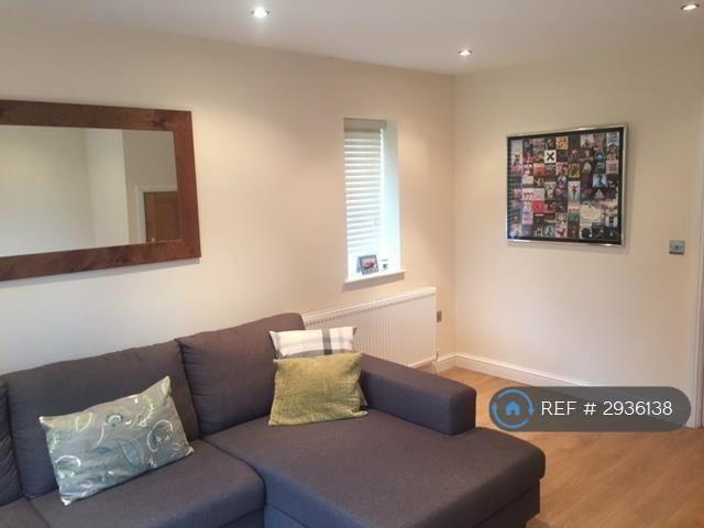 2 bedroom semi detached house to rent