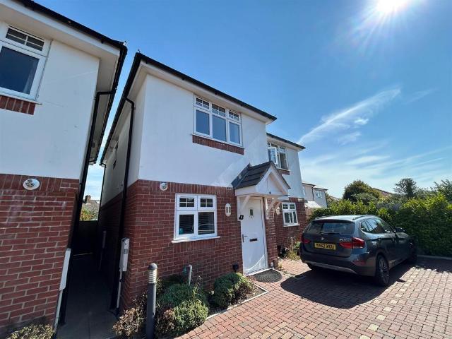 2 bedroom semi detached house to rent