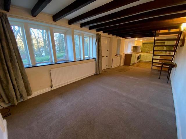 2 bedroom semi detached house to rent