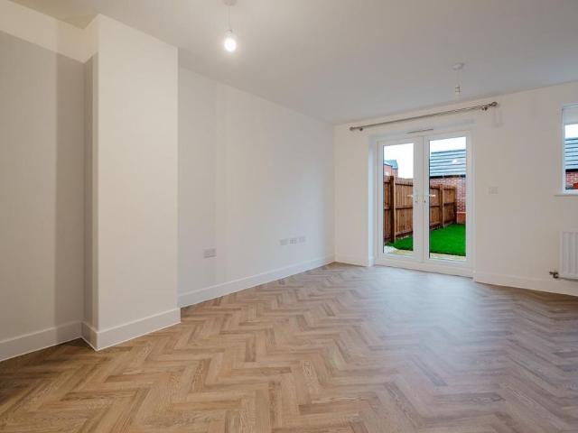 2 bedroom semi detached house to rent