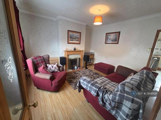 2 bedroom semi detached house to rent