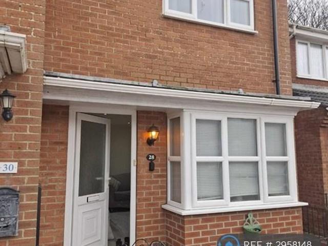 2 bedroom semi detached house to rent