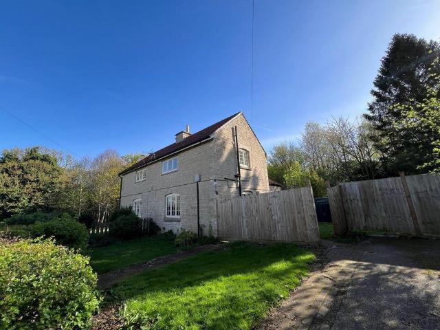 2 bedroom semi detached house to rent