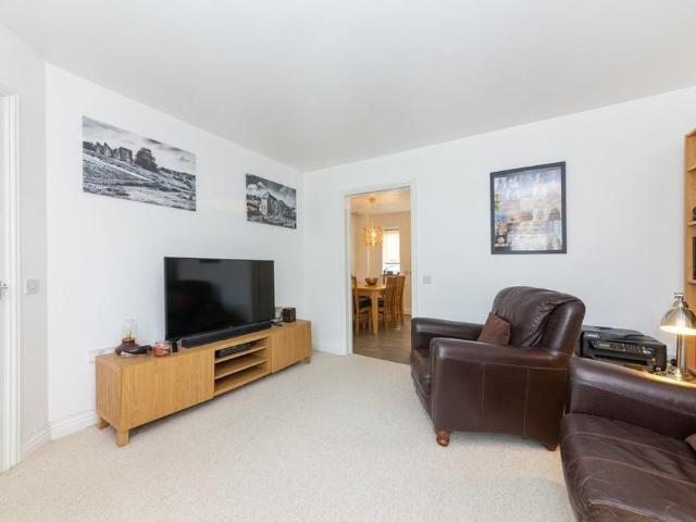 2 bedroom semi detached house to rent