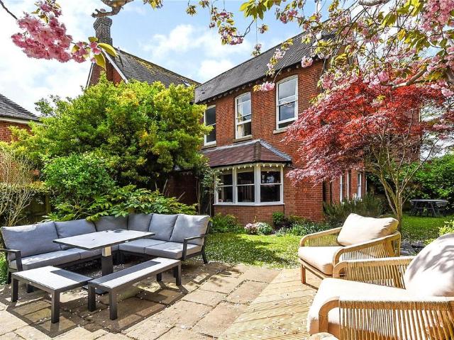 2 bedroom semi detached house to rent