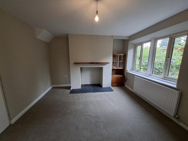 2 bedroom semi detached house to rent