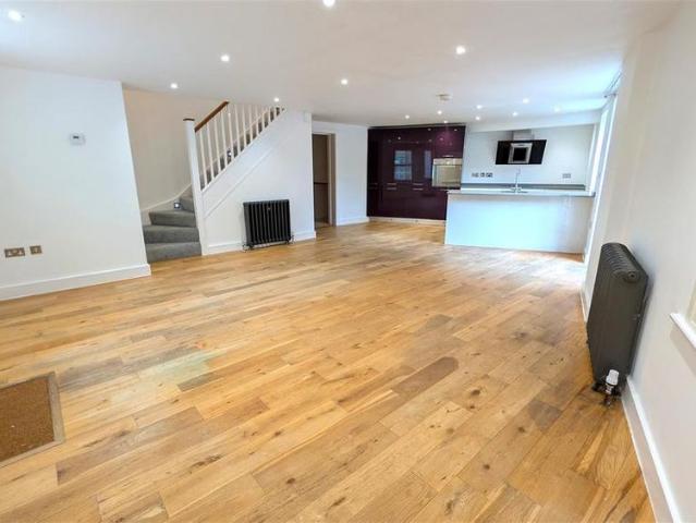 2 bedroom semi detached house to rent