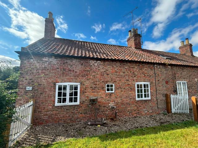 2 bedroom semi detached house to rent