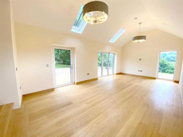 2 bedroom semi detached house to rent
