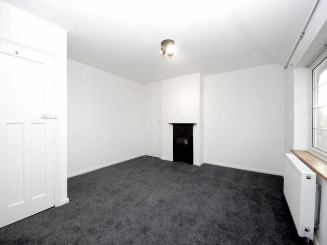 2 bedroom semi detached house to rent