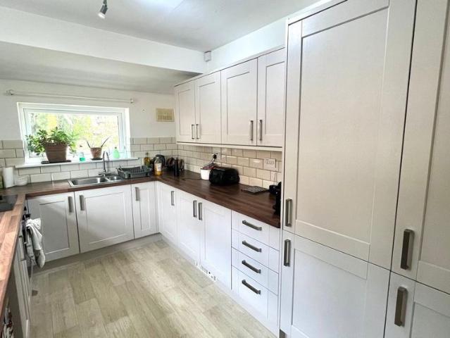 2 bedroom semi detached house to rent