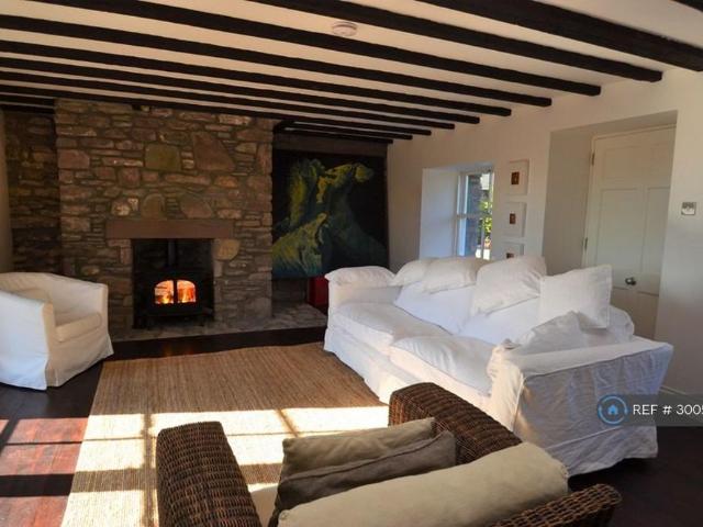 2 bedroom semi detached house to rent