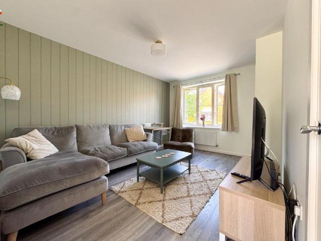 2 bedroom semi detached house to rent