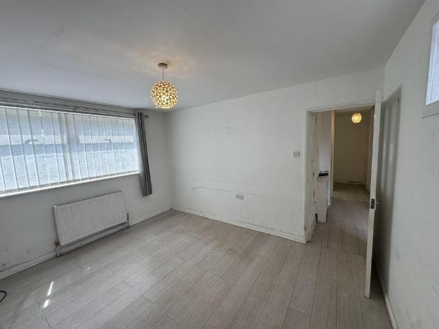 2 bedroom semi detached house to rent