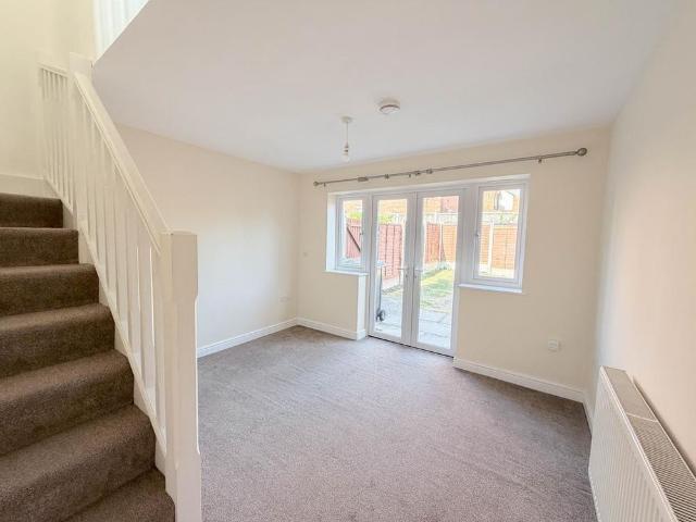 2 bedroom semi detached house to rent