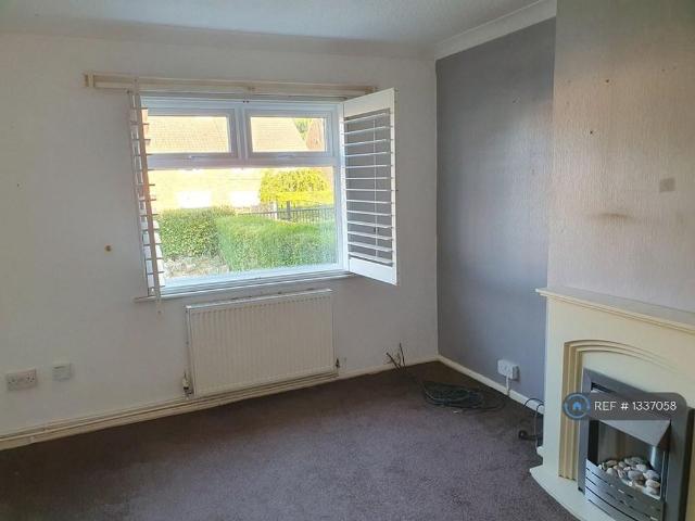 2 bedroom semi detached house to rent