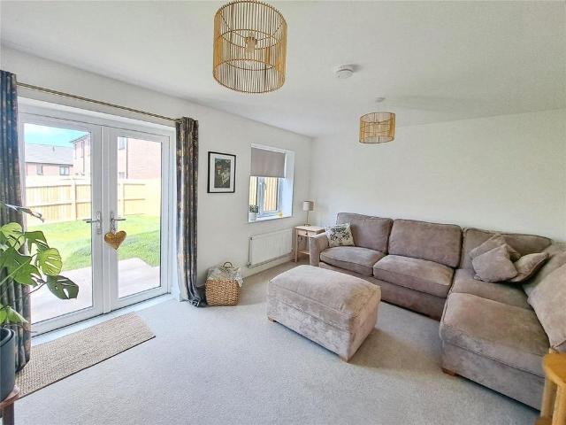 2 bedroom semi detached house to rent